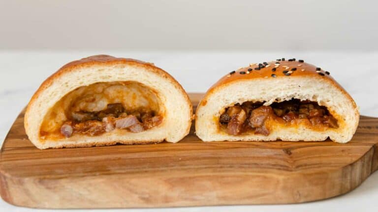 Baked Char Siu Bao (叉燒麵包, BBQ Pork Buns, Cha Siu Bao) | Lisa Lin