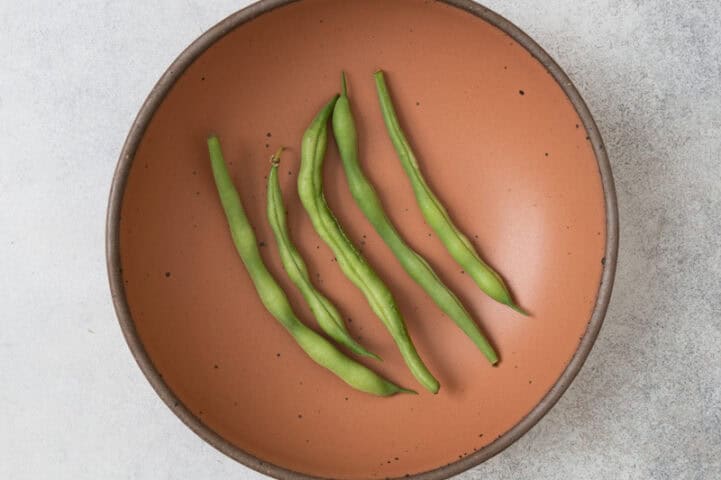 How to Pick Green Beans | Healthy Nibbles by Lisa Lin